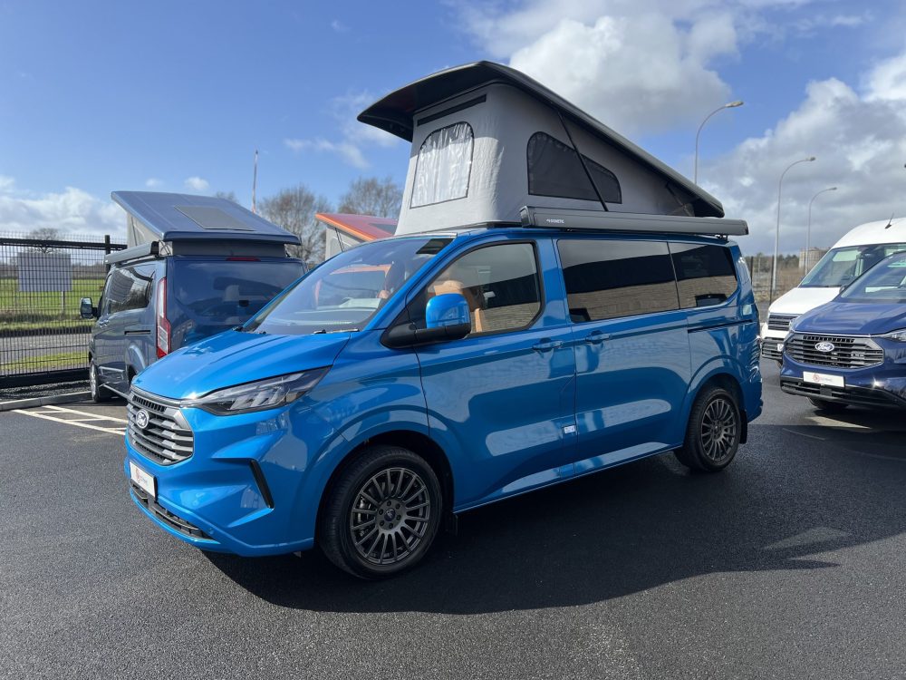 Ford Transit Custom Limited 280 136PS 8 Speed Auto - Digital Aqua Blue ...